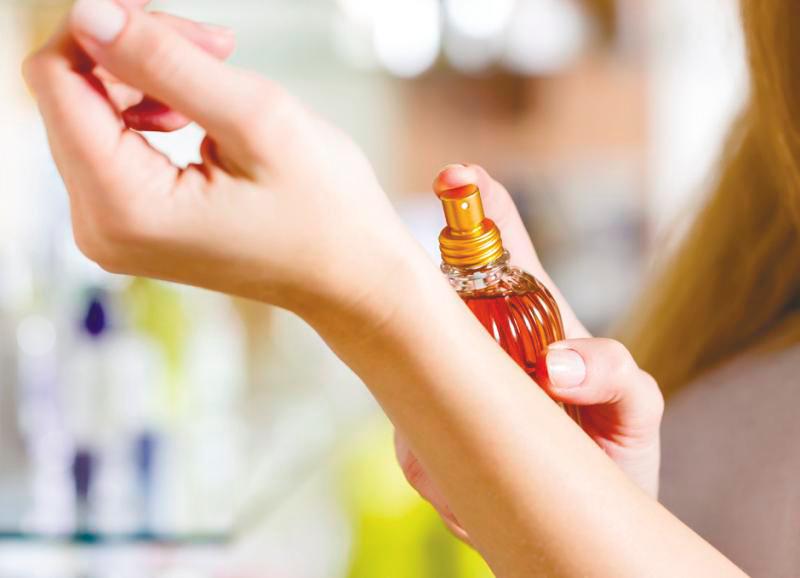 From Novice to Connoisseur: Developing Your Fragrance Review Skills ...